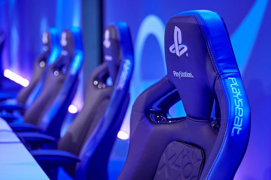 Playseat® L33T за PlayStation®4 пристига в България! - GplayTV